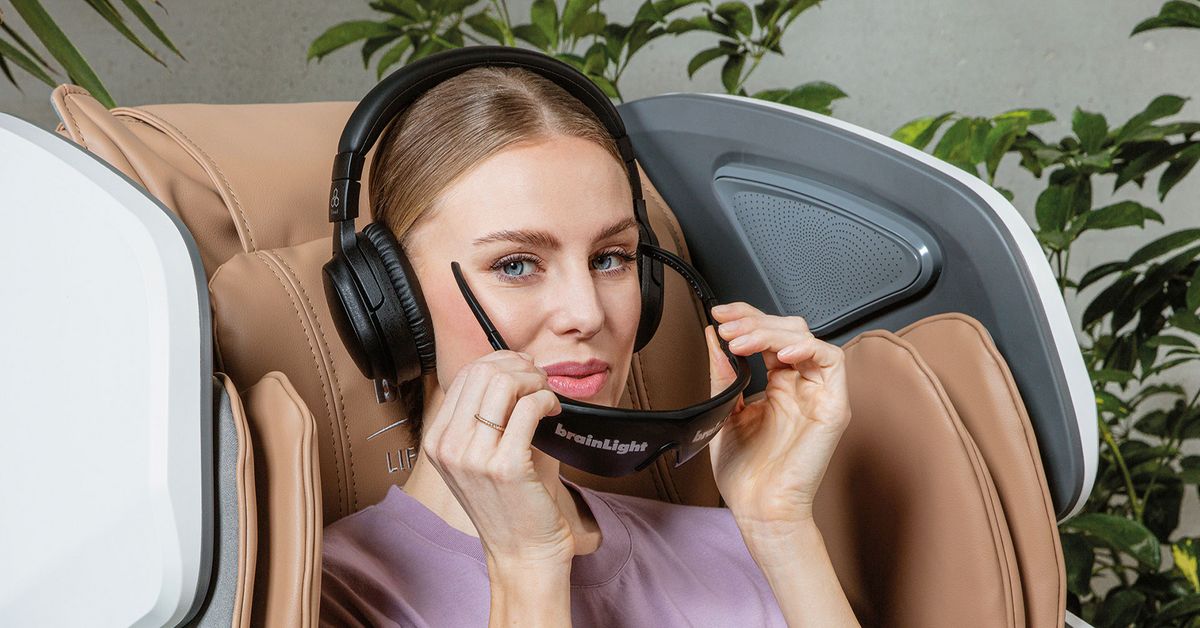 brainLight-Synchro PRO 4D-SPHERE erhält PLUS X AWARD 2023/24 | BODYMEDIA Fachmagazin