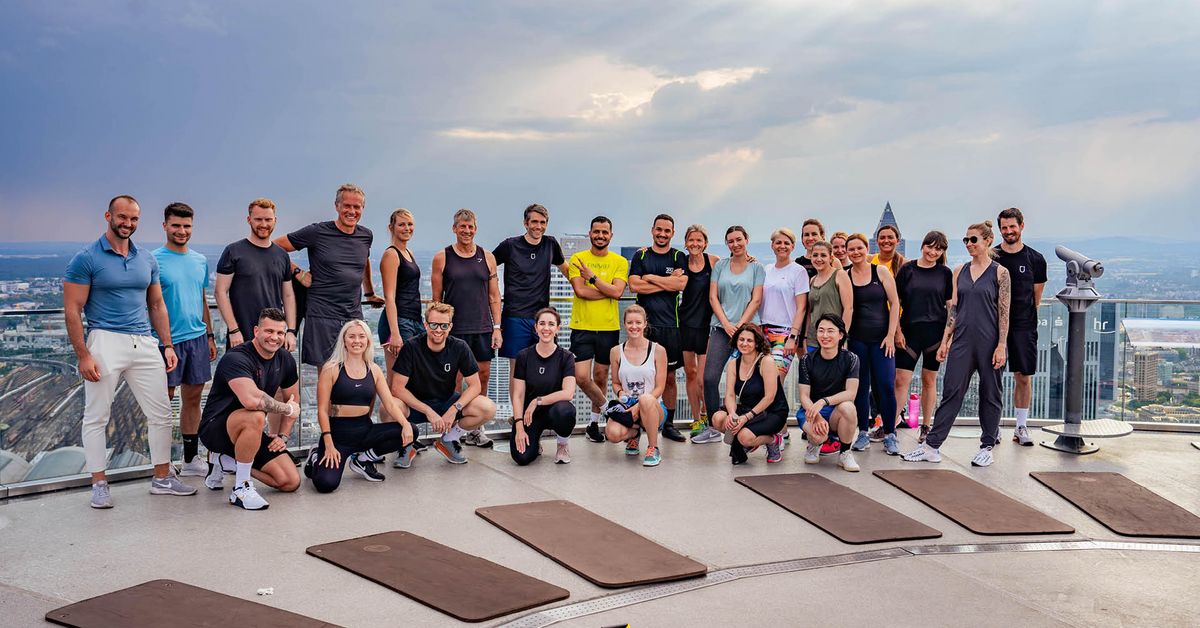 Workout mit PRIME TIME fitness und Urban Sports Club in 200 Metern Höhe ...