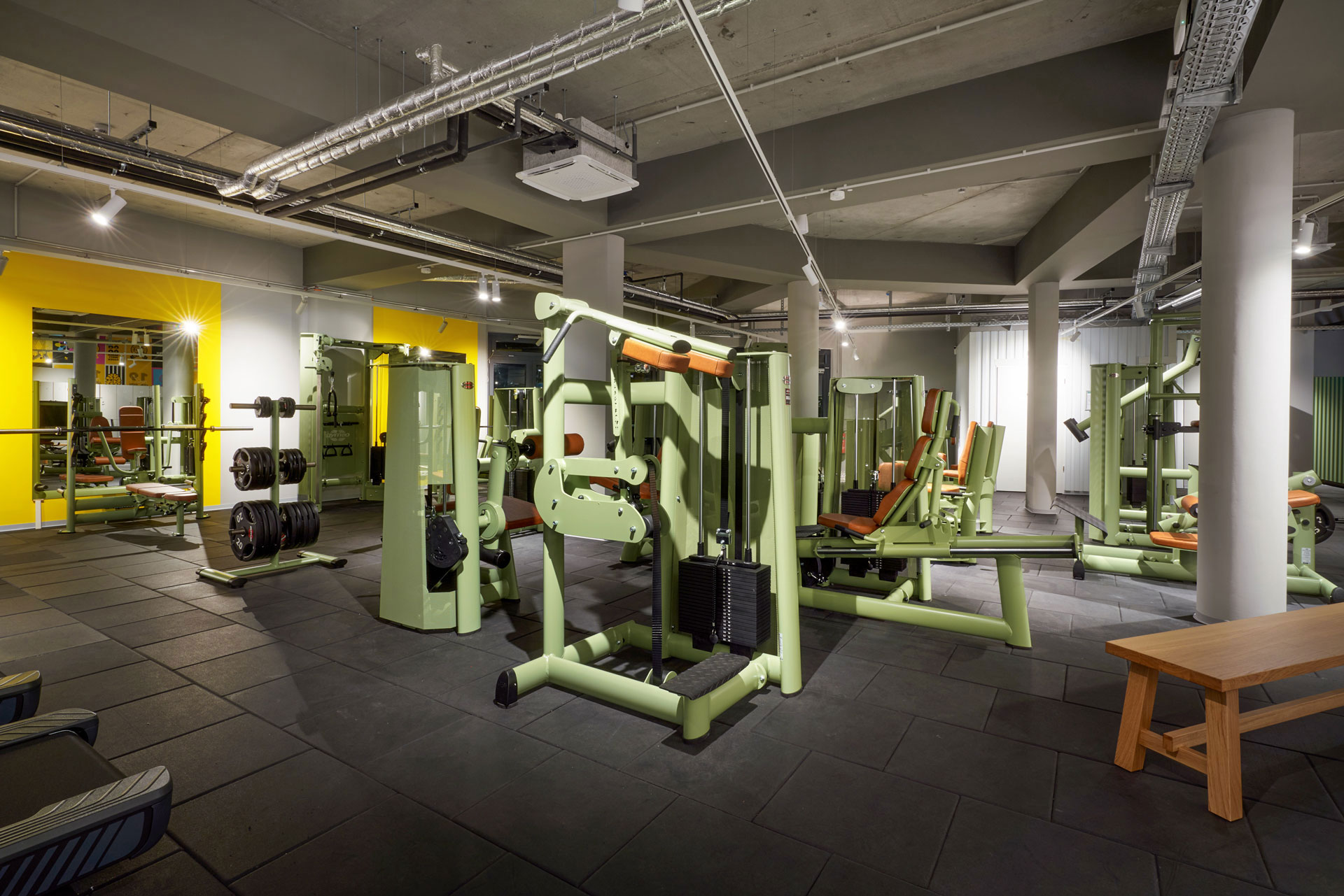 Neues Studiokonzept: McFIT eröffnet erstes personalloses Gym in Berlin ...